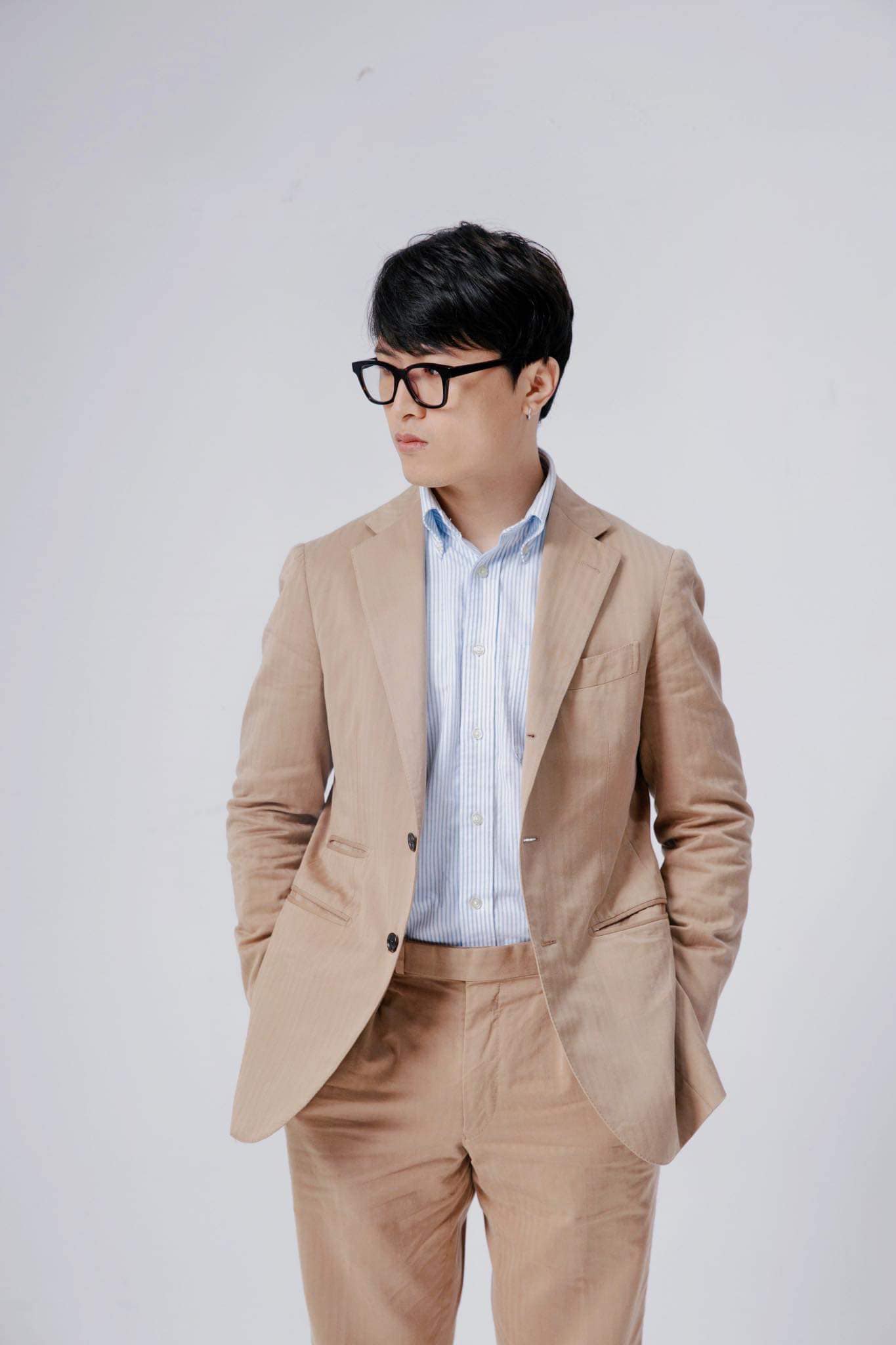 NHÌN LẠI HÀNH TRÌNH MUÔN MÀU CỦA CHUYÊN GIA TÓC NHUỘM MAI HUY HOÀNG - Tạp Chí Thời Trang Tóc